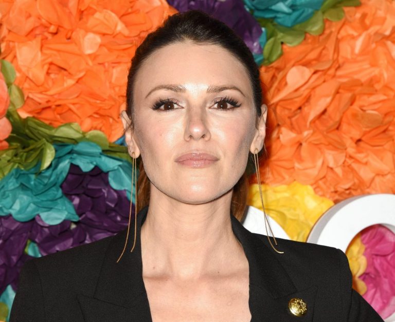 Elizabeth Hendrickson Makes Another Return To Y&R - Michael Fairman TV