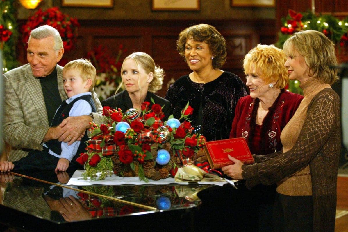Y&R's Jess Walton On Why Mamie Irks Jill As Feud Reignites: "It's Mamie ...