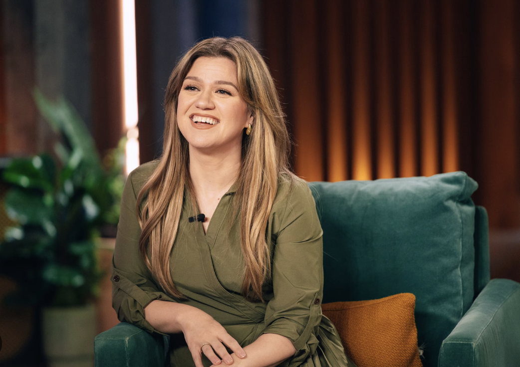 'The Kelly Clarkson Show' Celebrates its 1,000th Episode - Michael ...