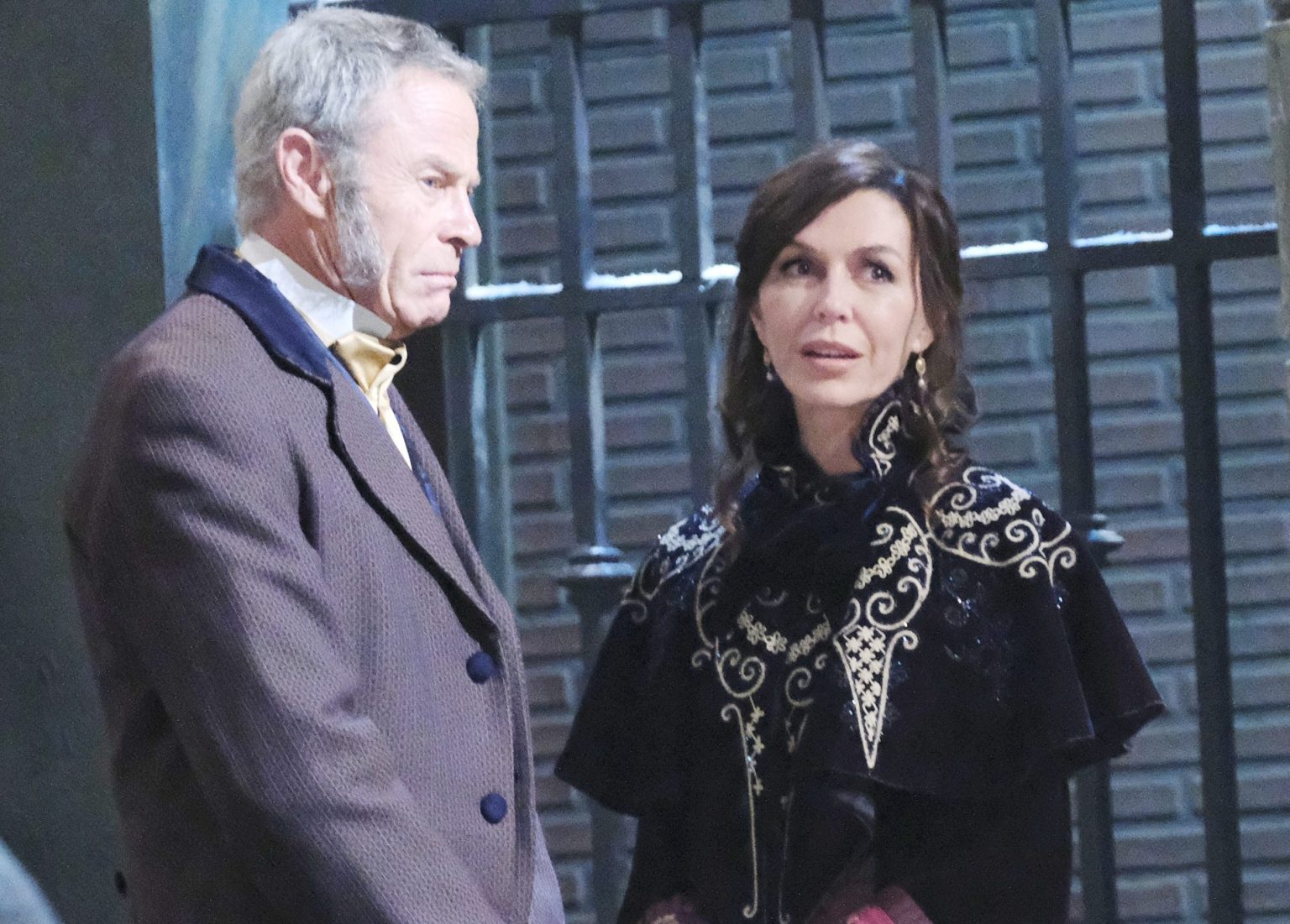 Finola Hughes Marks 40 Years Since Her Debut as General Hospital's Anna ...