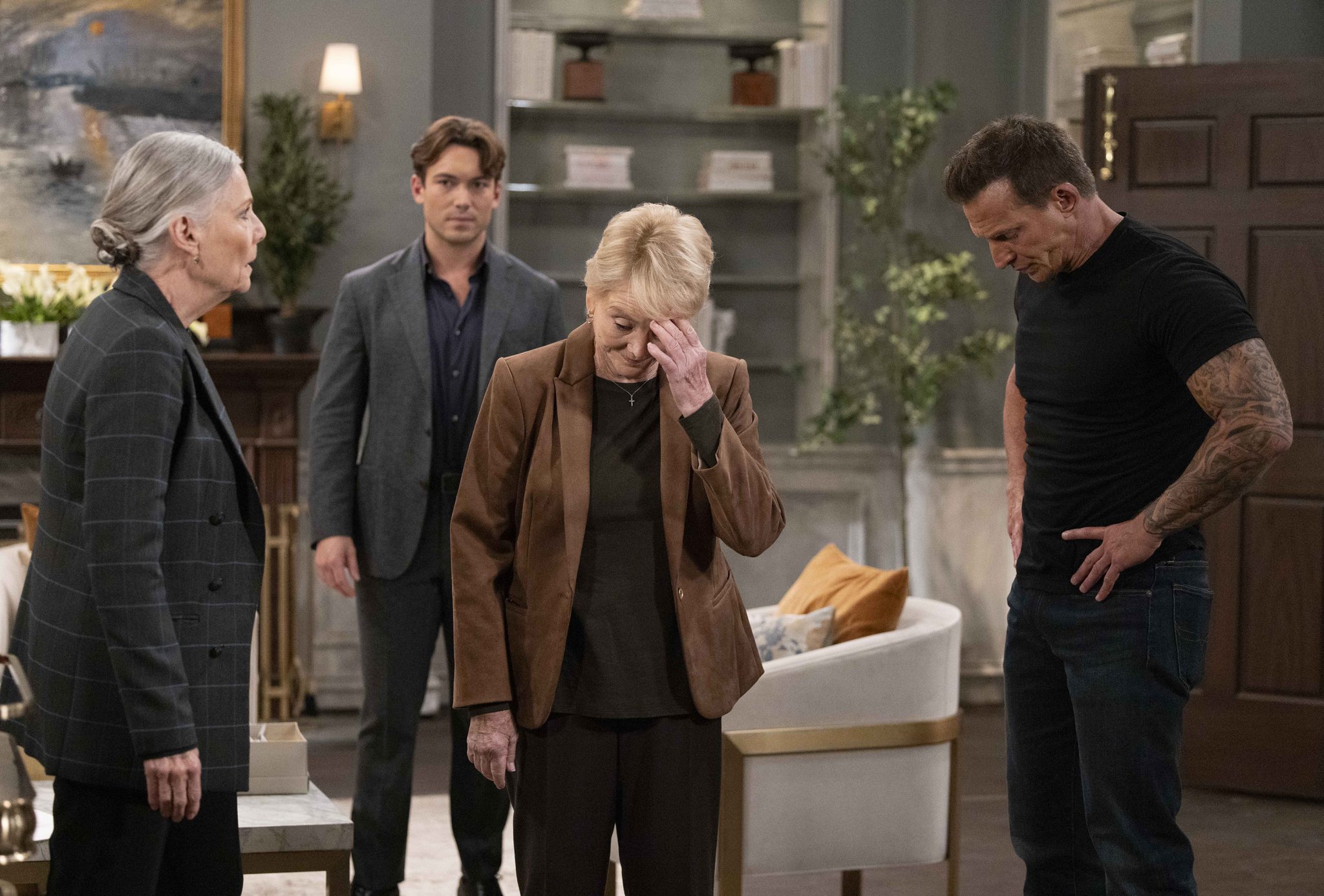 As Erika Slezak Concludes Her Run as 'General Hospital's' Ronnie Bard ...