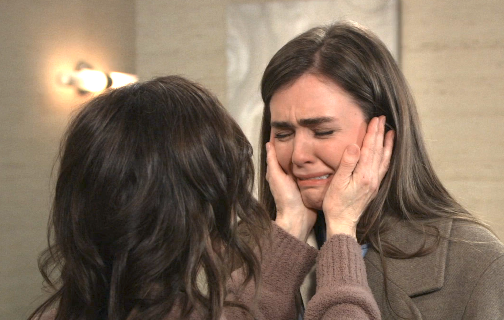 GENERAL HOSPITAL: A Gaslighted Anna 'Seems' to Have Had a Mental Break ...